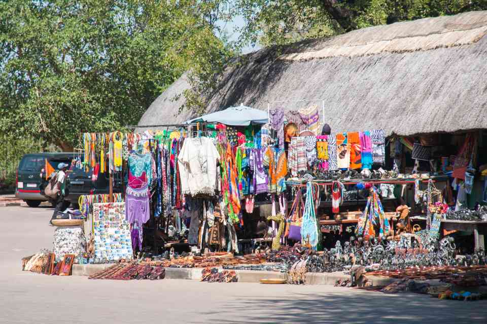 4-Day Victoria Falls Zimbabwe Tour | Kasambabezi Lodge